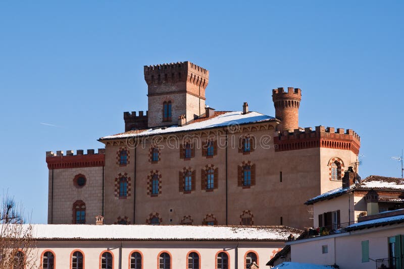 Castello di Barolo fotografia stock. Immagine di sereno - 13117742