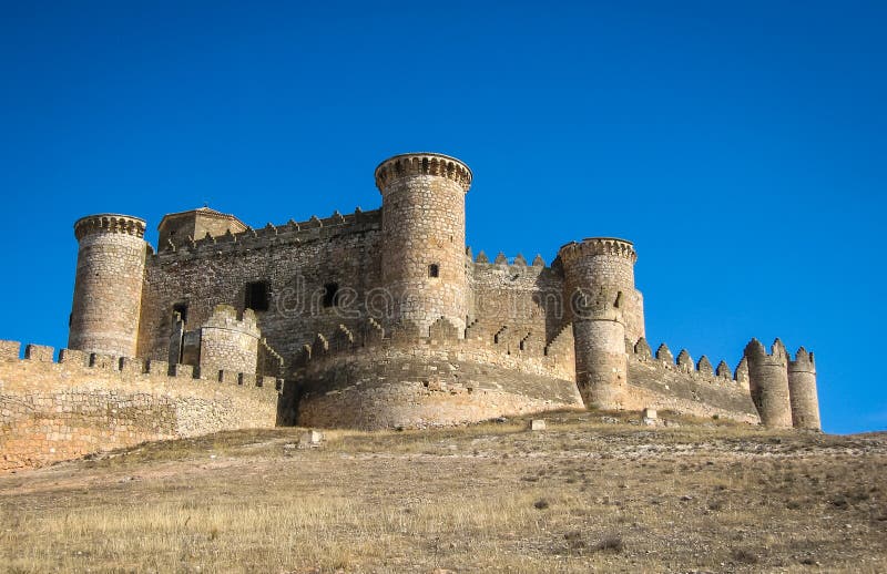 Castello Di Belmonte, La Mancha, Spagna Della Castiglia Immagine Stock ...