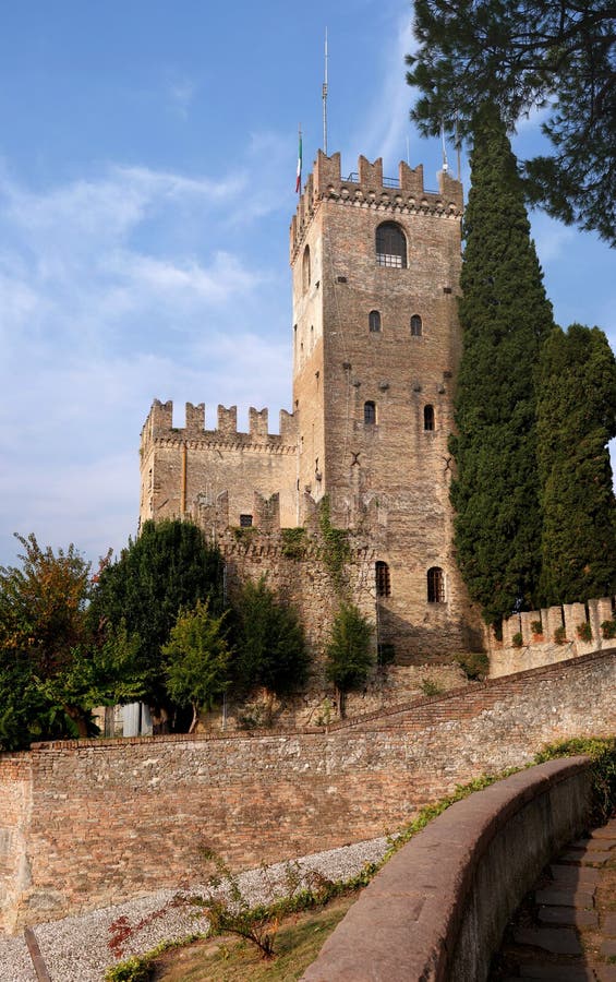 Castello a Treviso, Italia fotografia stock. Immagine di grande - 69075234