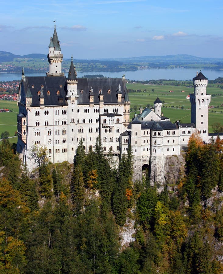 Castello Di Neuschwanstein, Germania Immagine Stock - Immagine di ...