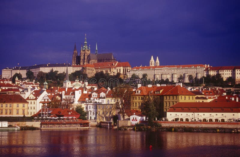 Castello di Praga immagine stock. Immagine di antico, europa - 6090859