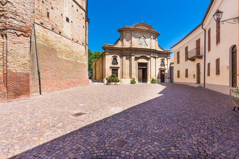 Castello Di Roddi, Situato in Piemonte, L'Italia Fotografia Stock ...