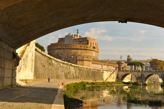 Castello di S Angelo fotografia stock editoriale. Immagine di stranieri ...