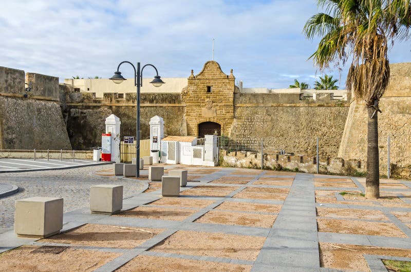 Castello Di Santa Catalina A Cadice Fotografia Editoriale - Immagine di ...