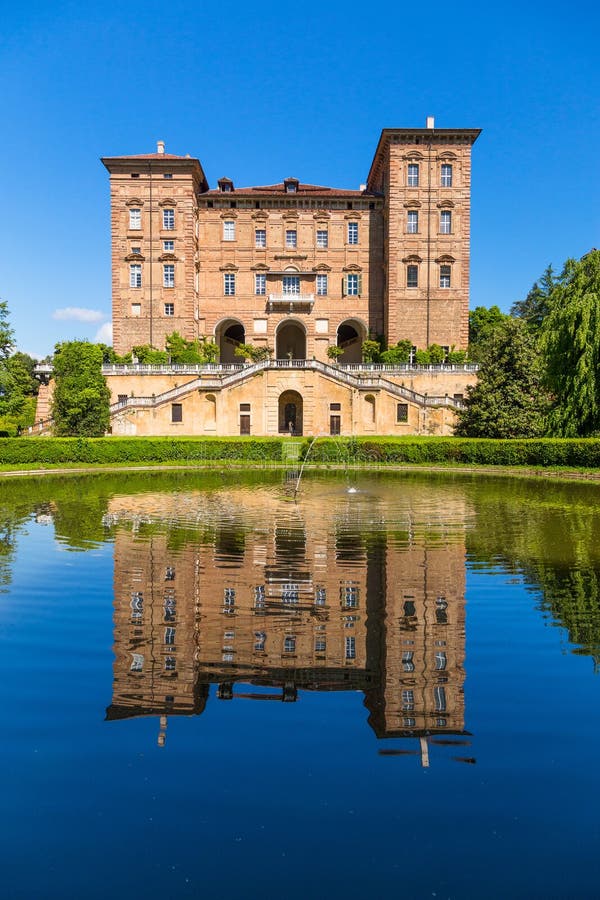 Castello Ducale Del ` Di Aglie, in Piemonte, L'Italia Immagine Stock ...