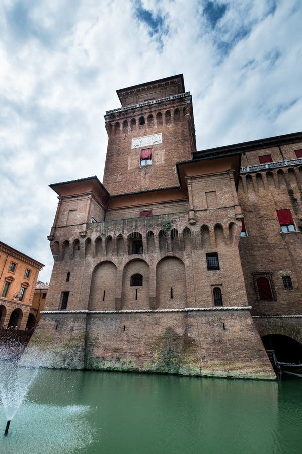 Castello Estense Di Ferrara, Emilia Romagna, Italia - Di Castello ...