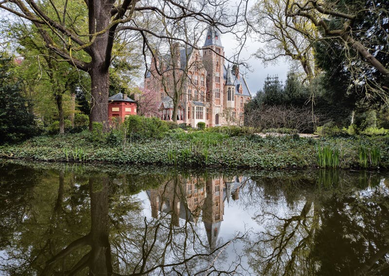 Castello Loppem immagine stock. Immagine di paesaggio - 72876773