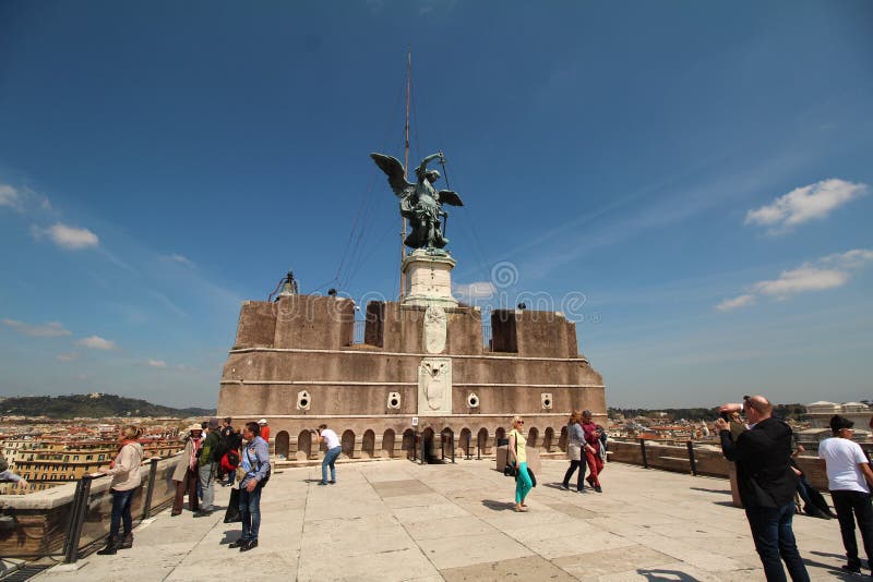 Castello a Roma, tetto fotografia stock editoriale. Immagine di estate ...