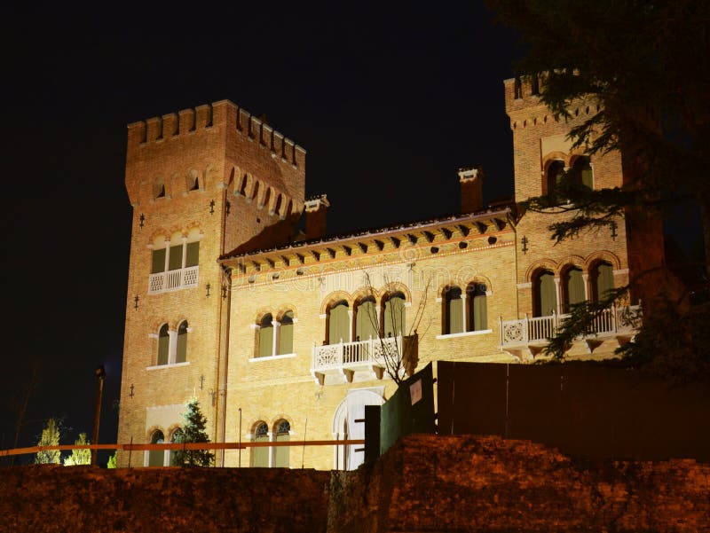 Castello a Treviso, Italia fotografia stock. Immagine di colorato ...