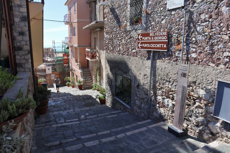 Castelmola - Vicolo Del Centro Storico Editorial Photography - Image of ... Castelmola - Vicolo Del Centro Storico Editorial Photography - Image of ...