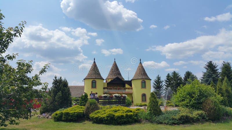 Castelo amarelo foto editorial. Imagem de amarelo, junho - 124897511