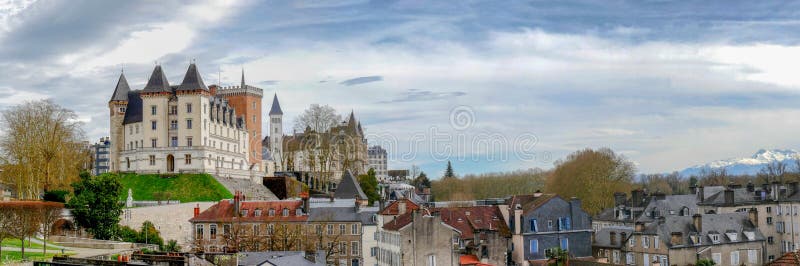 Castelo Da Cidade De Pau Em França Foto de Stock - Imagem de aquitânia ...