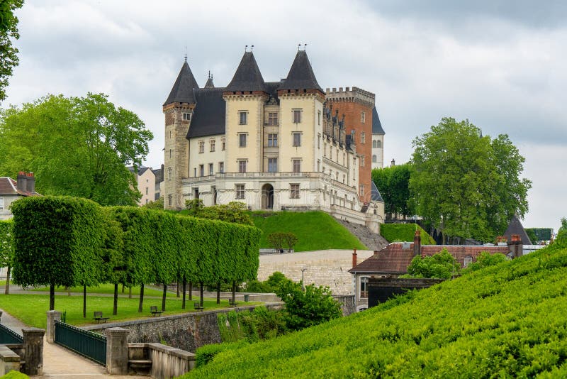 Castelo Da Cidade De Pau Em França Foto de Stock - Imagem de aquitânia ...