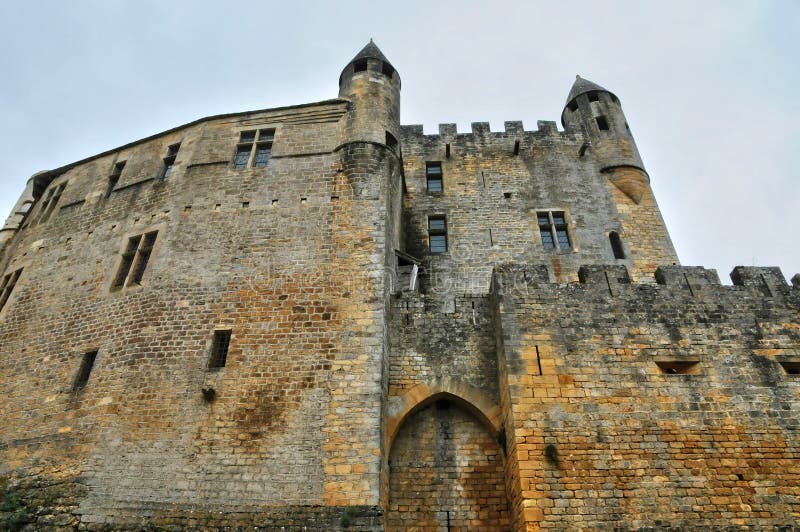 Castelo Da Idade Média De Beynac Em Dordogne Imagem de Stock - Imagem ...