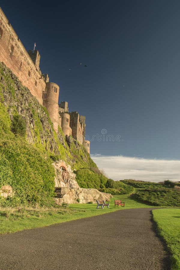 Castelo De Bamburgh Em Northumberland Foto de Stock - Imagem de ...