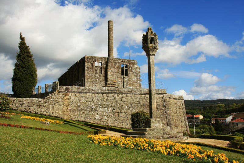 Castelo de Barcelos foto de stock. Imagem de medieval - 16476322