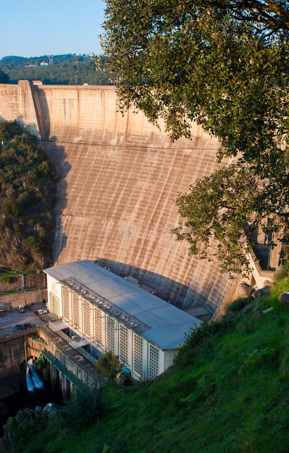 Castelo de Bode Dam editorial photography. Image of hydraulic - 23250657