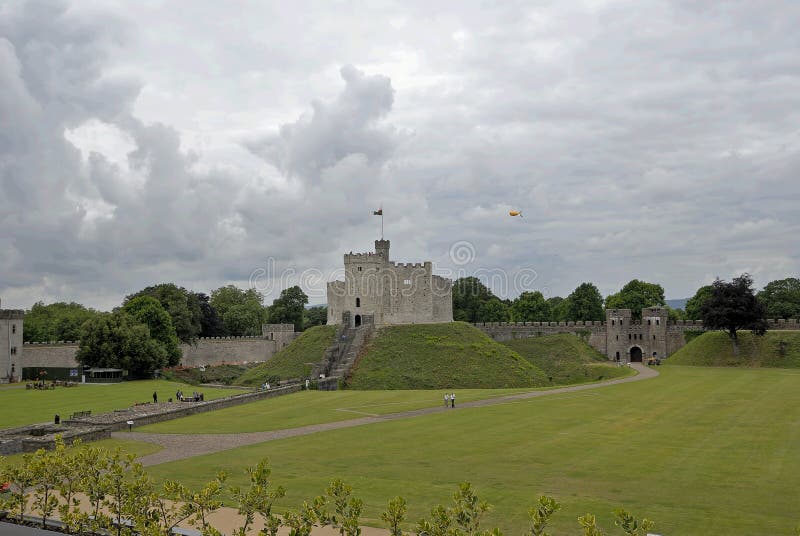 Castelo de Cardiff foto de stock. Imagem de pedra, turismo - 12488048