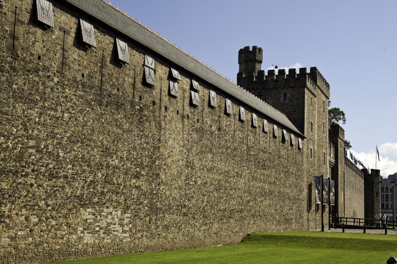 Castelo De Cardiff Cidade De Cardiff, Wales, Reino Unido Perspective ...