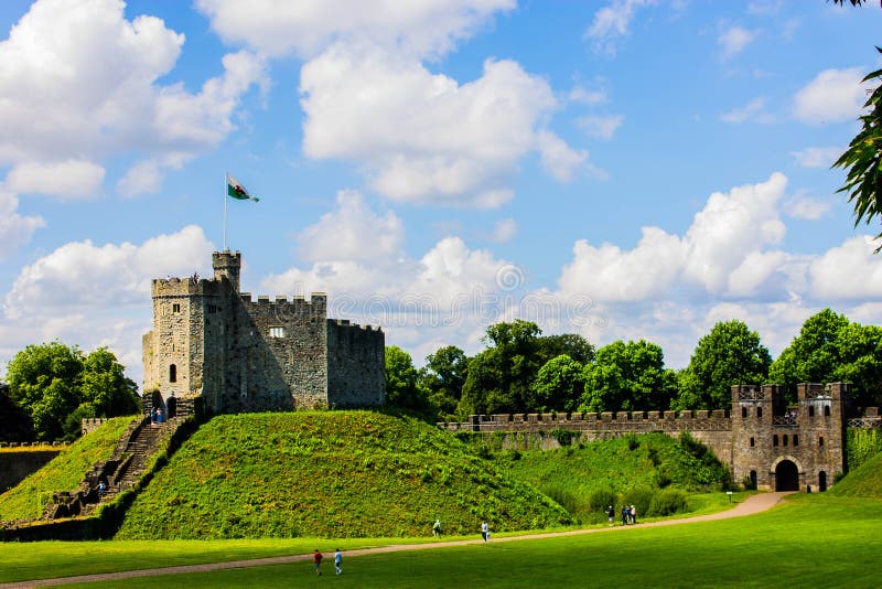 Castelo de Cardiff imagem de stock. Imagem de cardife - 92207097