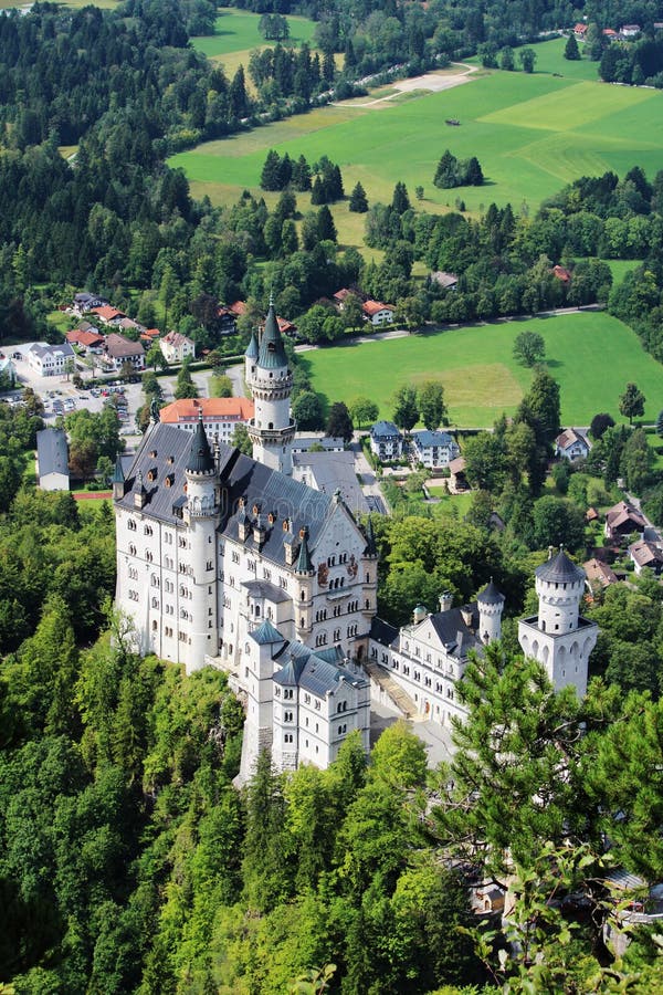Castelo De Neuschwanstein, Alemanha Imagem de Stock - Imagem de conto ...