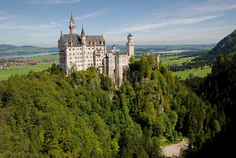 Castelo De Neuschwanstein, Alemanha Imagem Editorial - Imagem de reino ...