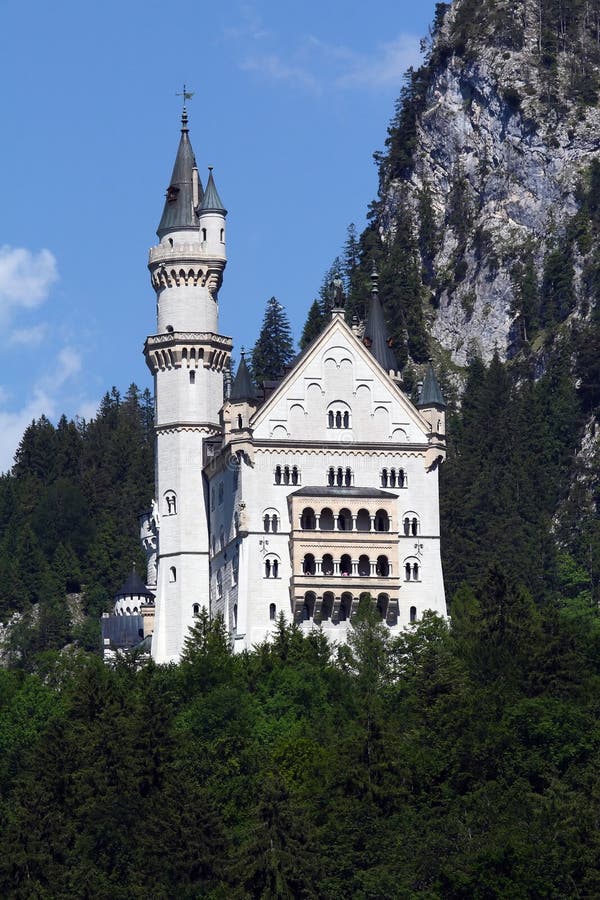 Castelo De Neuschwanstein, Alemanha Fotografia Editorial - Imagem de ...
