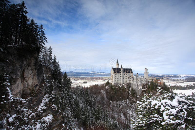 Castelo De Neuschwanstein Em Alemanha Imagem de Stock Editorial ...