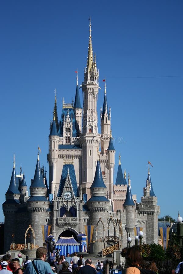 Mundo De Walt Disney Do Castelo De Disney Cinderella Imagem Editorial ...