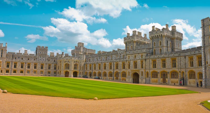 Castelo De Windsor, Residência Real, Windsor, Inglaterra Fotografia ...