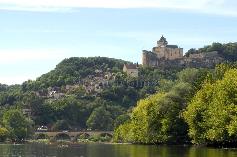 Castelo Feudal De Castelnaud Foto de Stock - Imagem de feriado, torre ...