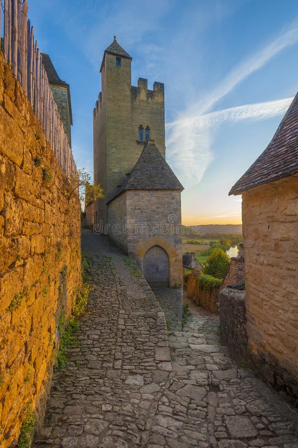 Castelo Ou Castelo De Beynac Imagem de Stock - Imagem de torre, vista ...