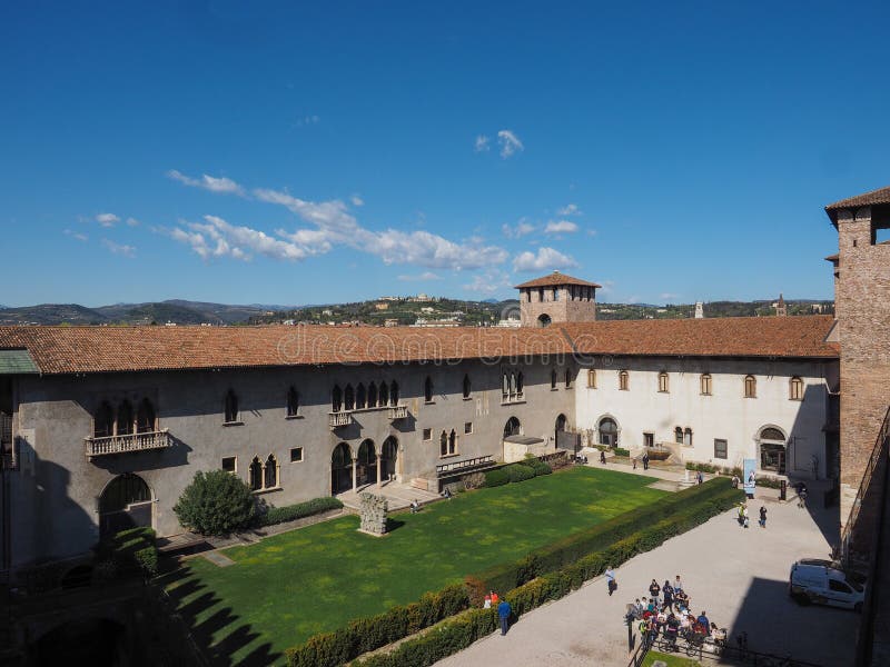 Castelvecchio Old Castle in Verona Editorial Photography - Image of ...