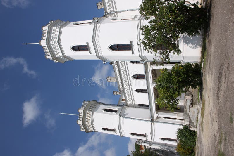 Castillo blanco viejo imagen de archivo. Imagen de leopoldo - 11744683