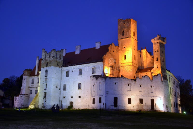 Castillo de B?eclav imagen de archivo. Imagen de torre - 79874943