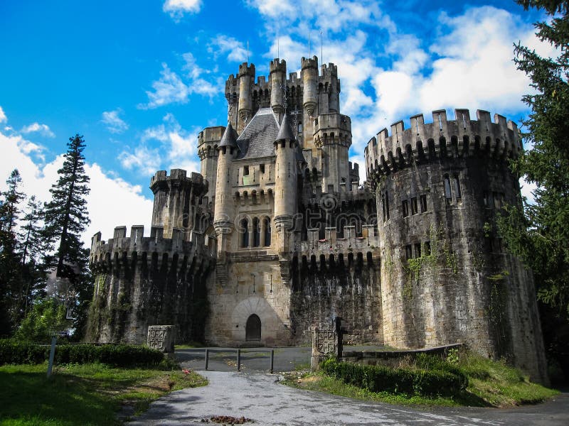 Castillo Butron, País Vasco, España Imagen de archivo - Imagen de ...