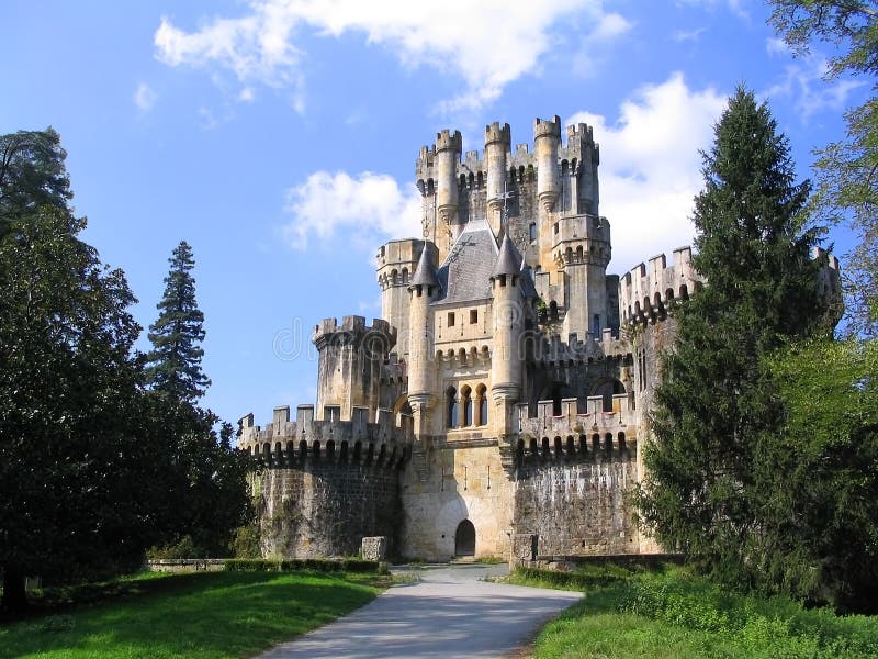 Castillo de Butron imagen de archivo. Imagen de edificio - 13988231