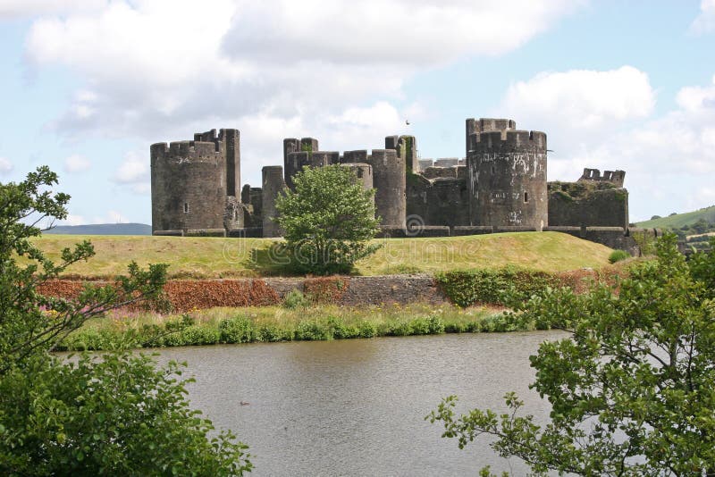 Castillo de Caerphilly imagen de archivo. Imagen de indicador - 10262897