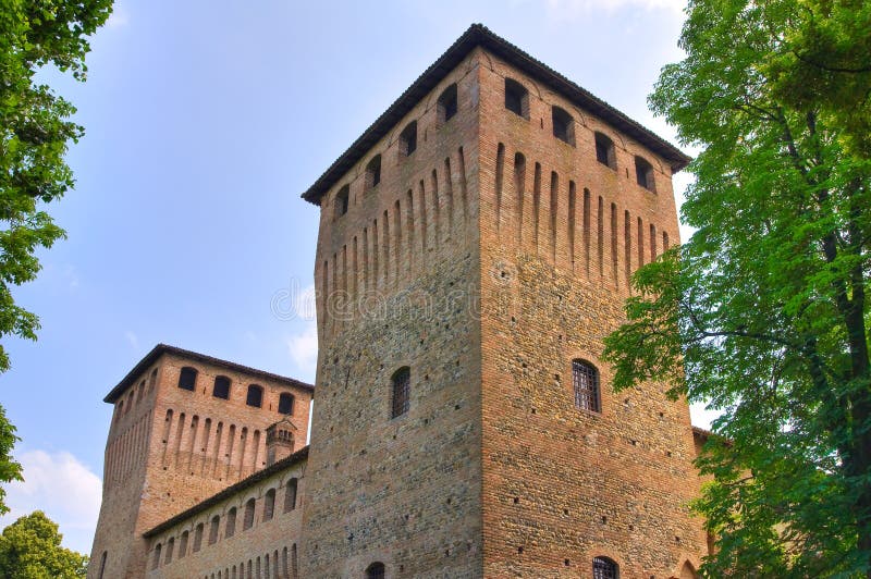Castelguelfo Parma, Italia: Castillo Foto de archivo - Imagen de ...