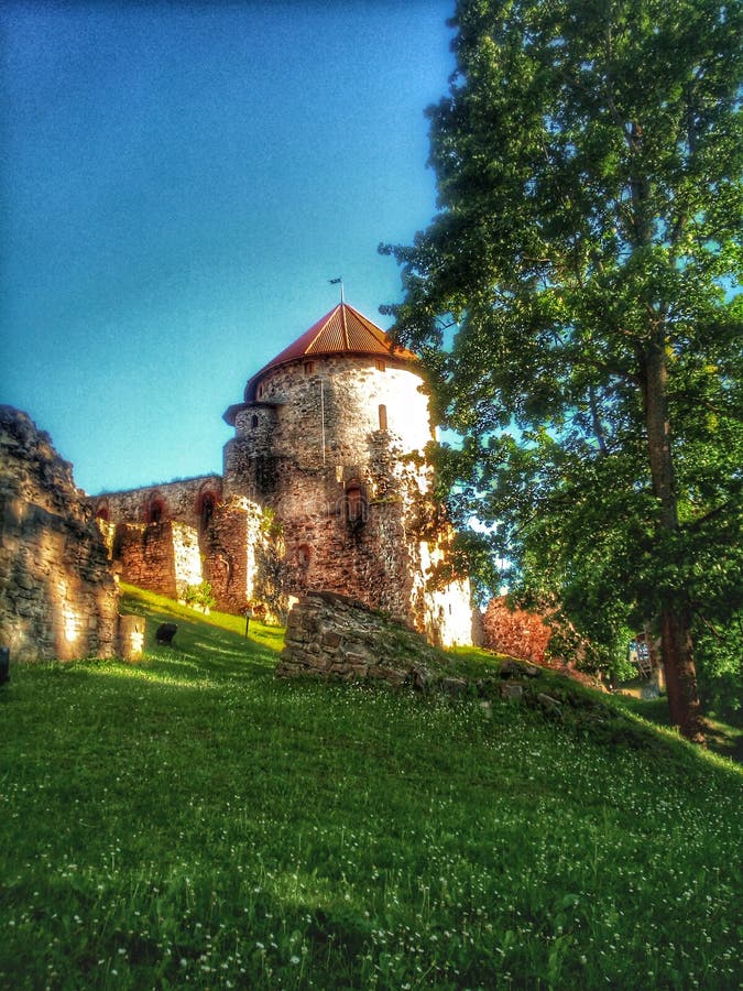 Parque Medieval Del Castillo De Cesis En Letonia, Europa Imagen de ...