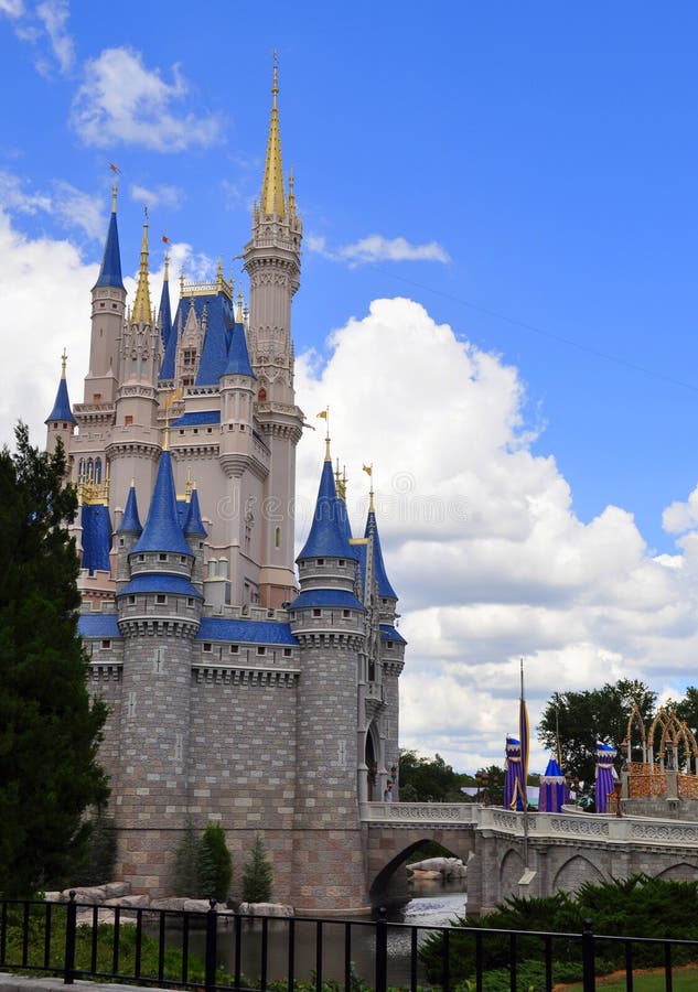 Castillo de Cinderella foto de archivo editorial. Imagen de florida ...
