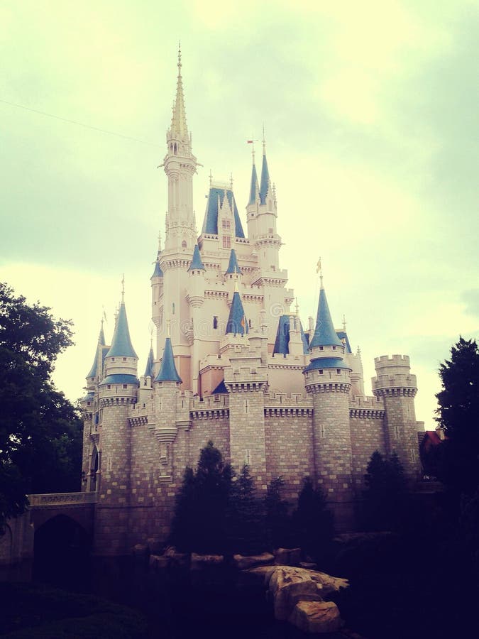 Castillo de Cinderella imagen de archivo editorial. Imagen de ...