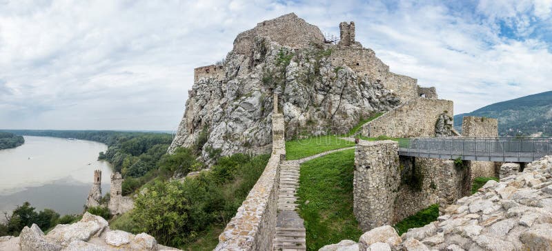 Devin Castillo Ruinas Torre Detalle En Bratislava Eslovaquia Imagen de ...