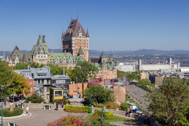 Castillo De Frontenac En La Ciudad De Quebec Fotografía editorial ...