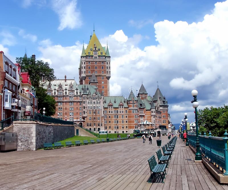 Castillo De Frontenac, Quebec, Canadá. Imagen de archivo - Imagen de ...