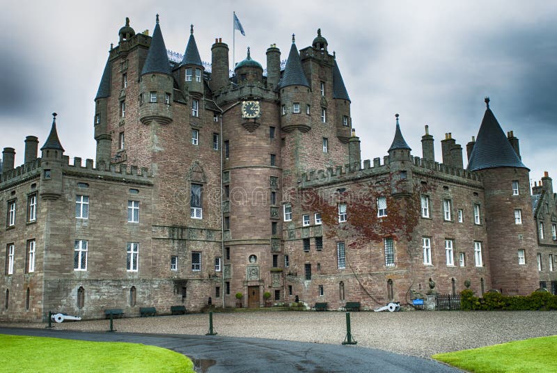 Castillo De Glamis, Escocia Foto de archivo - Imagen de viejo, real ...