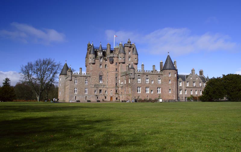 Castillo De Glamis En Escocia Imagen de archivo - Imagen de estatus ...