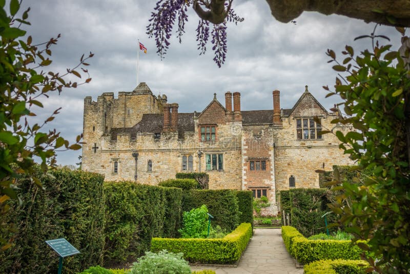 Castillo de Hever en Kent foto editorial. Imagen de hierba - 92825016