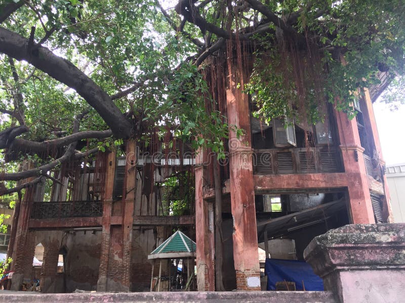 Castillo de madera viejo imagen de archivo. Imagen de bangkok - 106704437