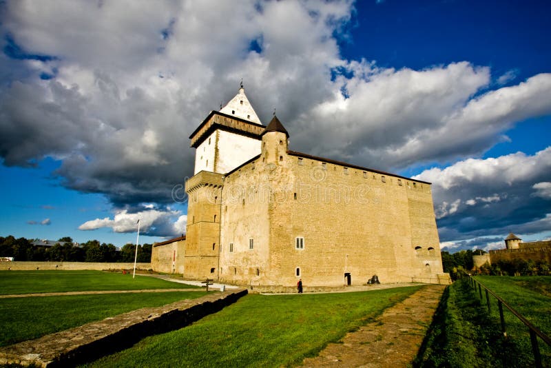 Castillo de Narva foto de archivo. Imagen de recorrido - 36290764